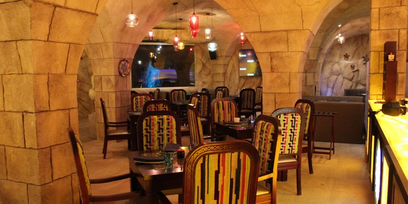 Omani Dining at Bait al Bilad Resturant, Culinary Tour, Muscat Tours ...